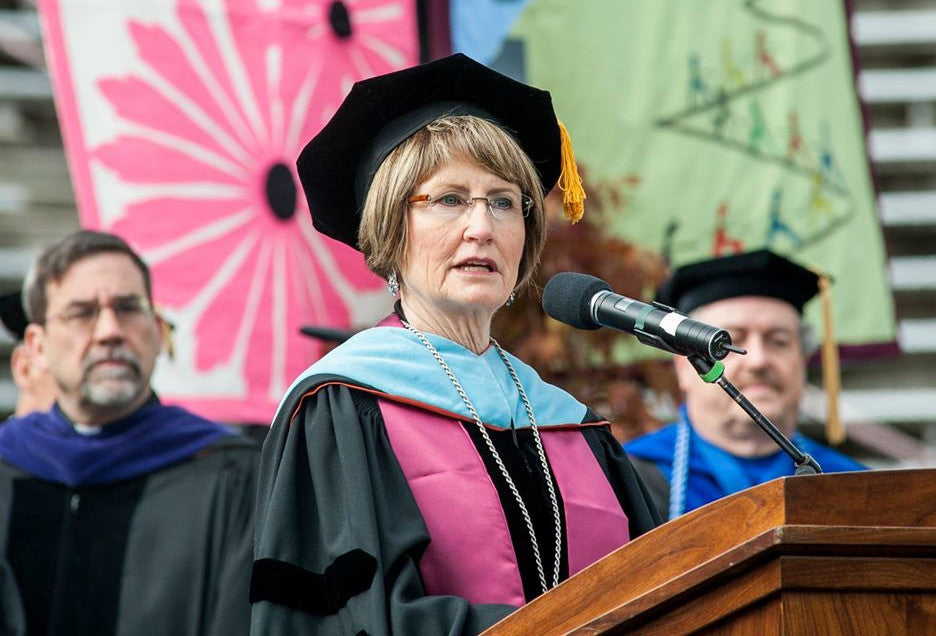 Degree Colors – The Grad Company